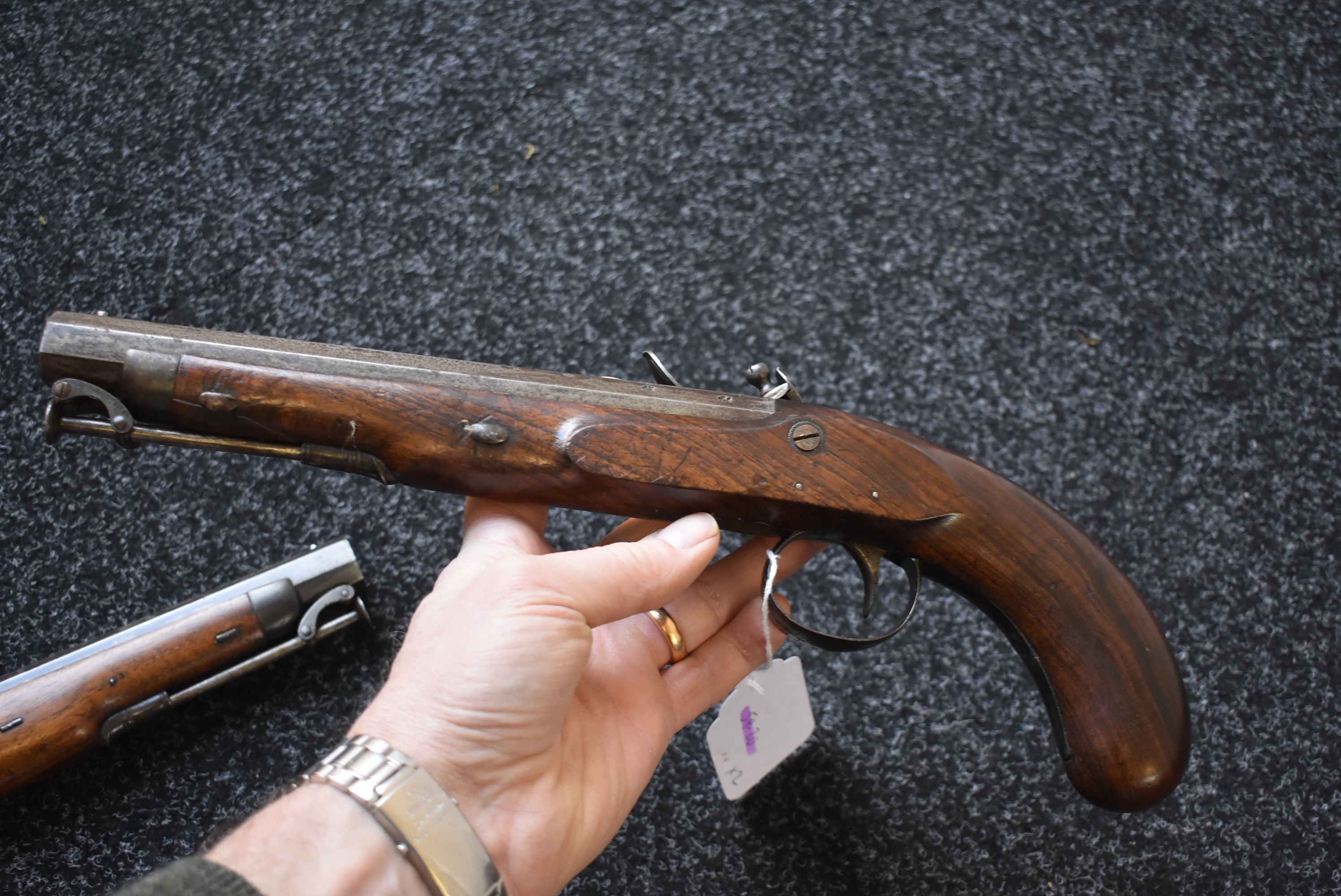 Lot 628 - A PAIR OF .650 CALIBRE FLINTLOCK OFFICER'S