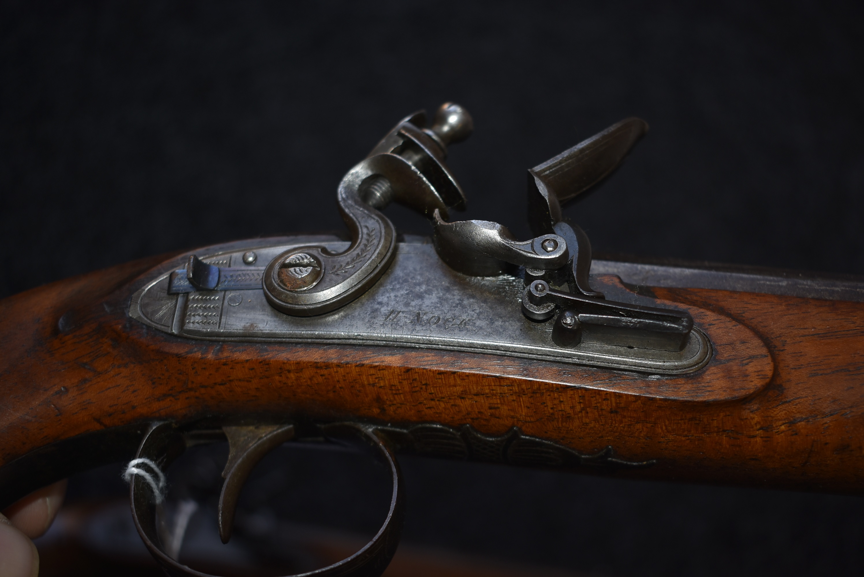 Lot 628 - A PAIR OF .650 CALIBRE FLINTLOCK OFFICER'S