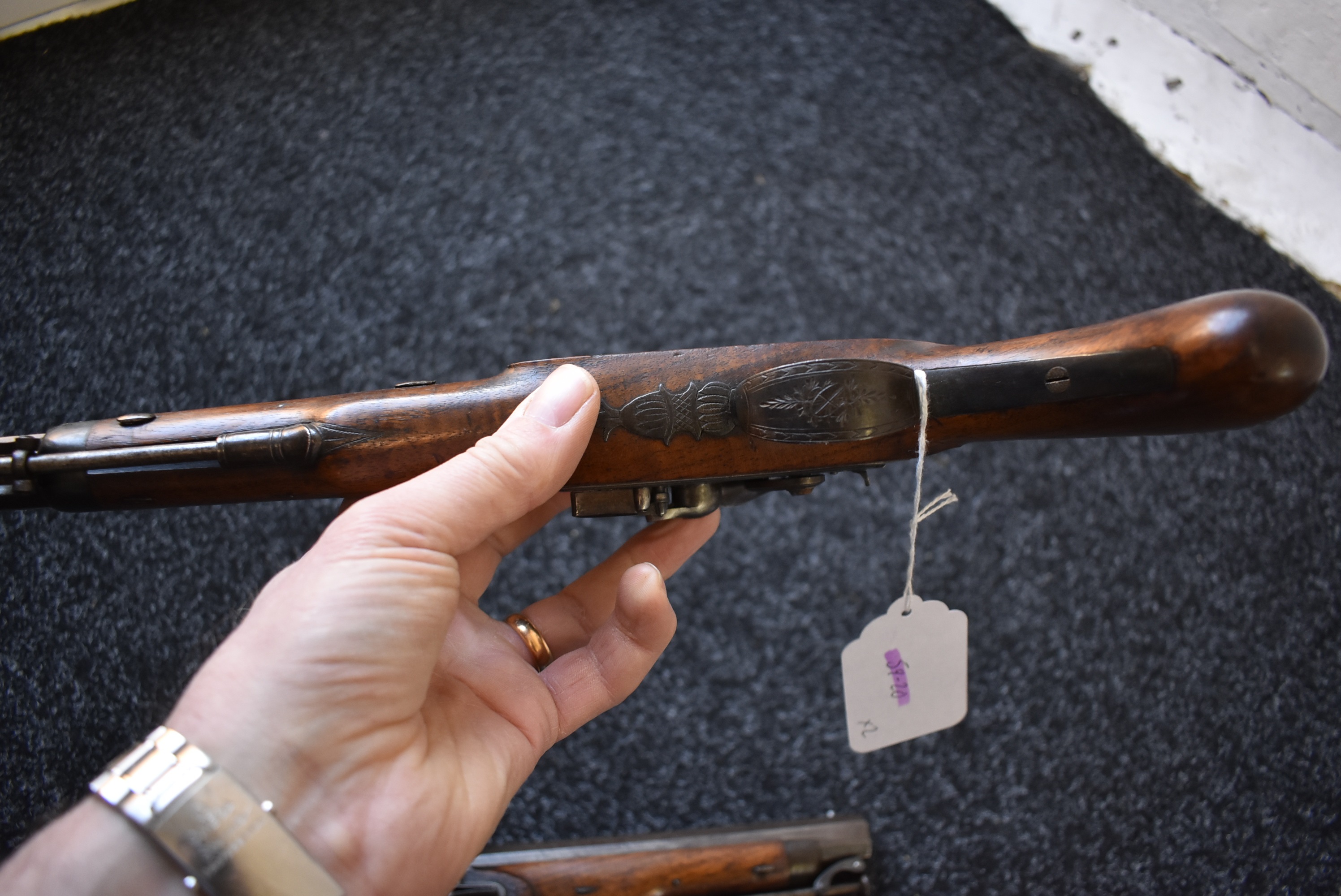 Lot 628 - A PAIR OF .650 CALIBRE FLINTLOCK OFFICER'S
