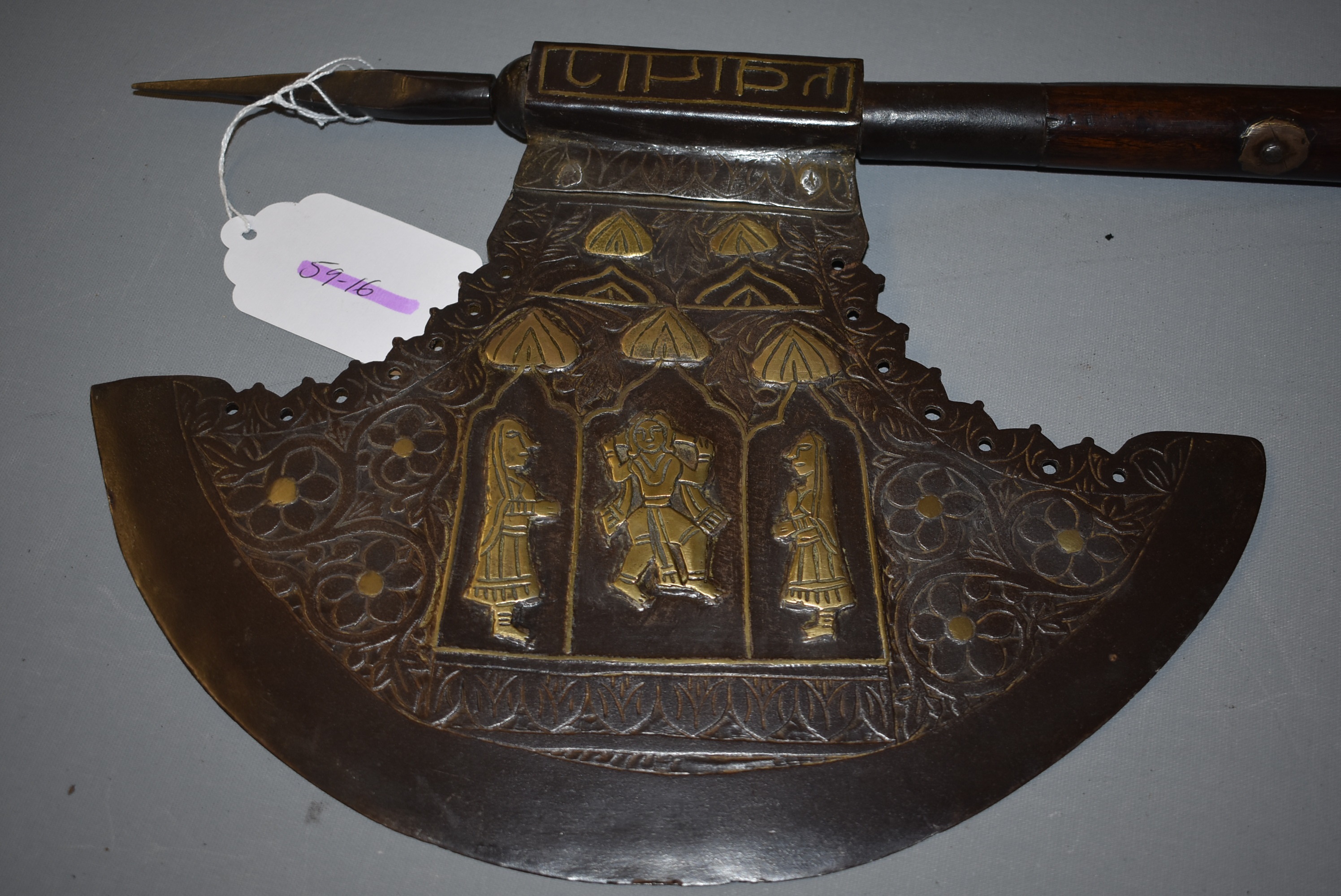 Lot 303 - A LARGE 19TH CENTURY INDIAN AXE,