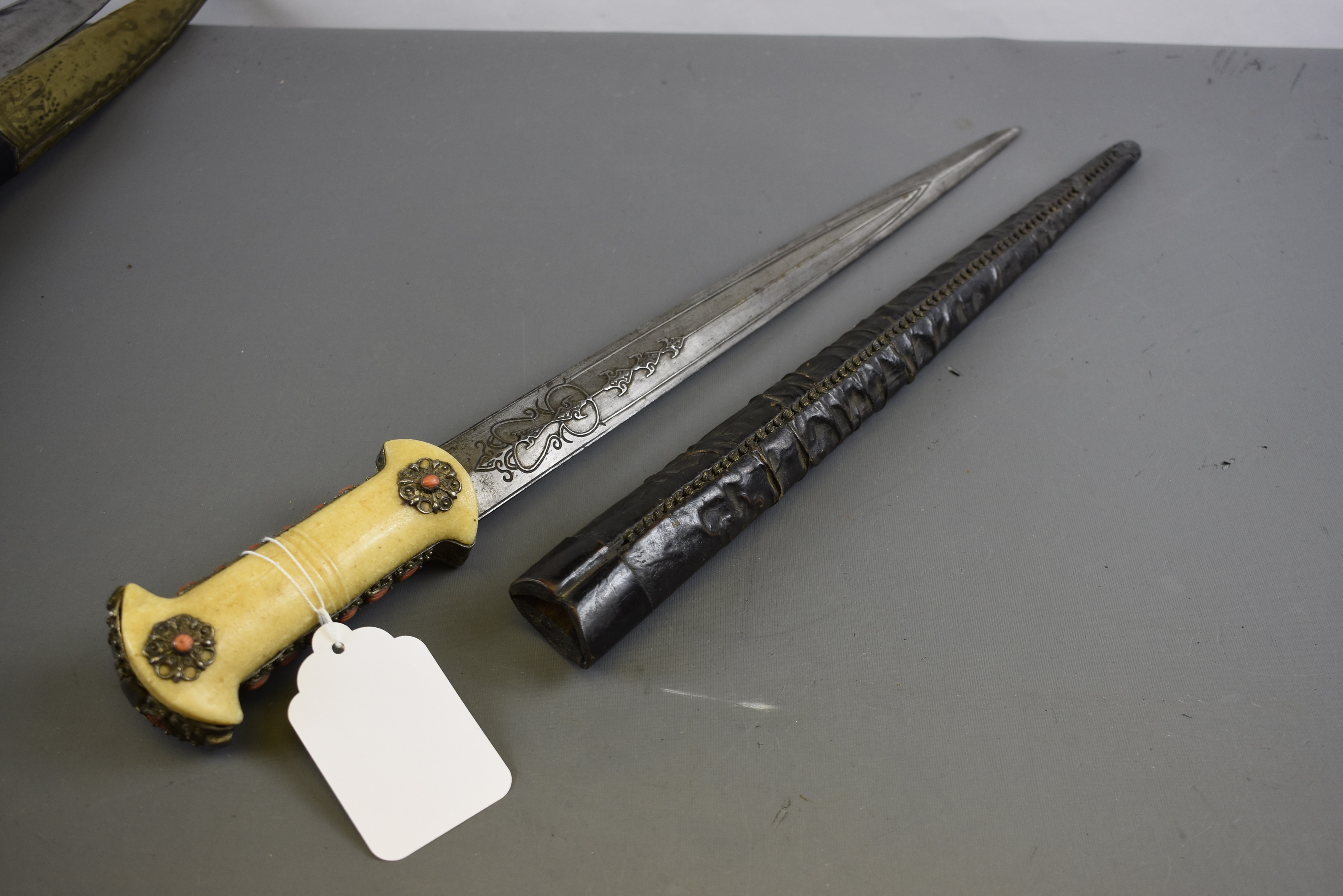 Lot 128 - A SCARCE OTTOMAN TURKISH BALKAN DAGGER,