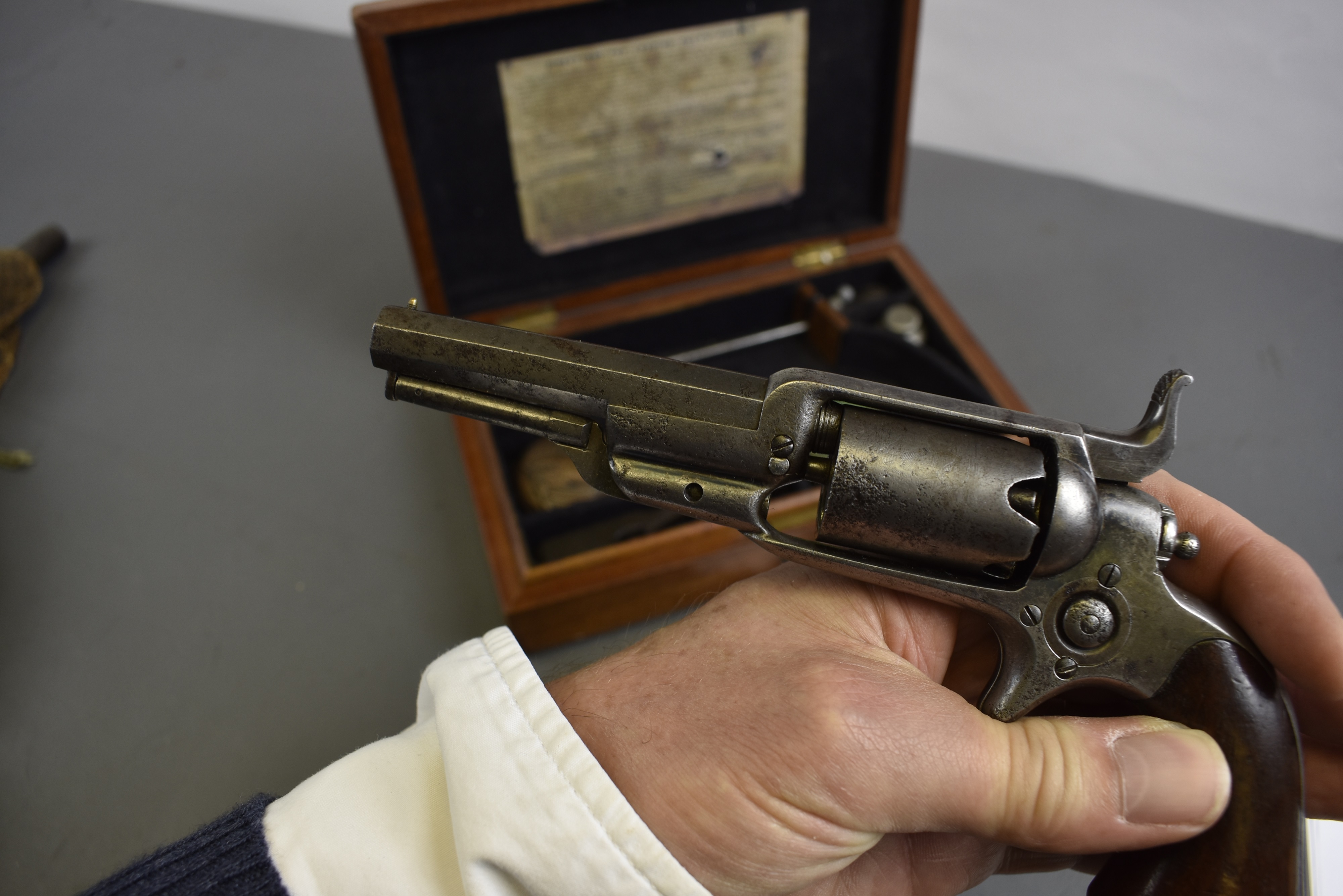 Lot 294 - A LATER CASED FIVE SHOT PERCUSSION COLT ROOT