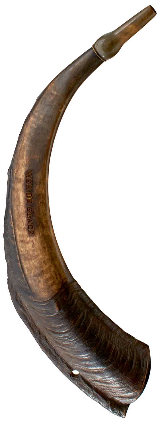 Lot 498 - A 19TH CENTURY FRENCH POWDER HORN,