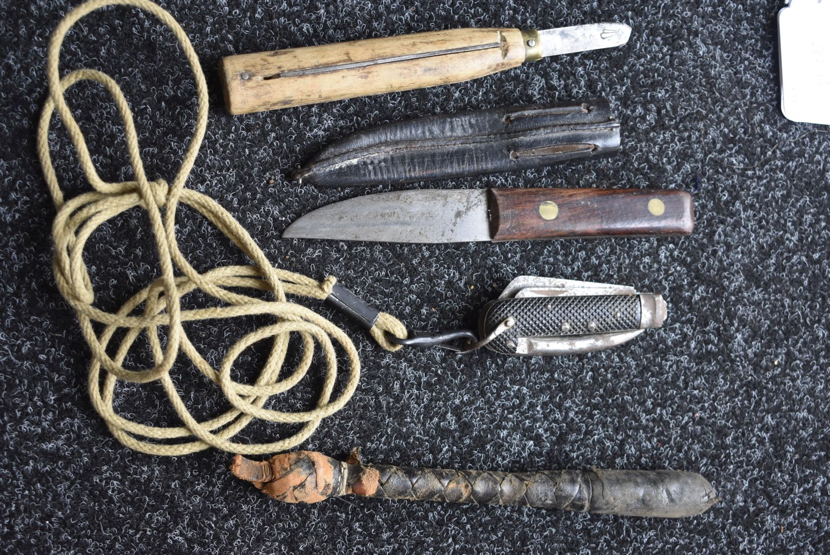 Lot 722 - A SECOND WAR PERIOD ARMY ISSUE JACK KNIFE,