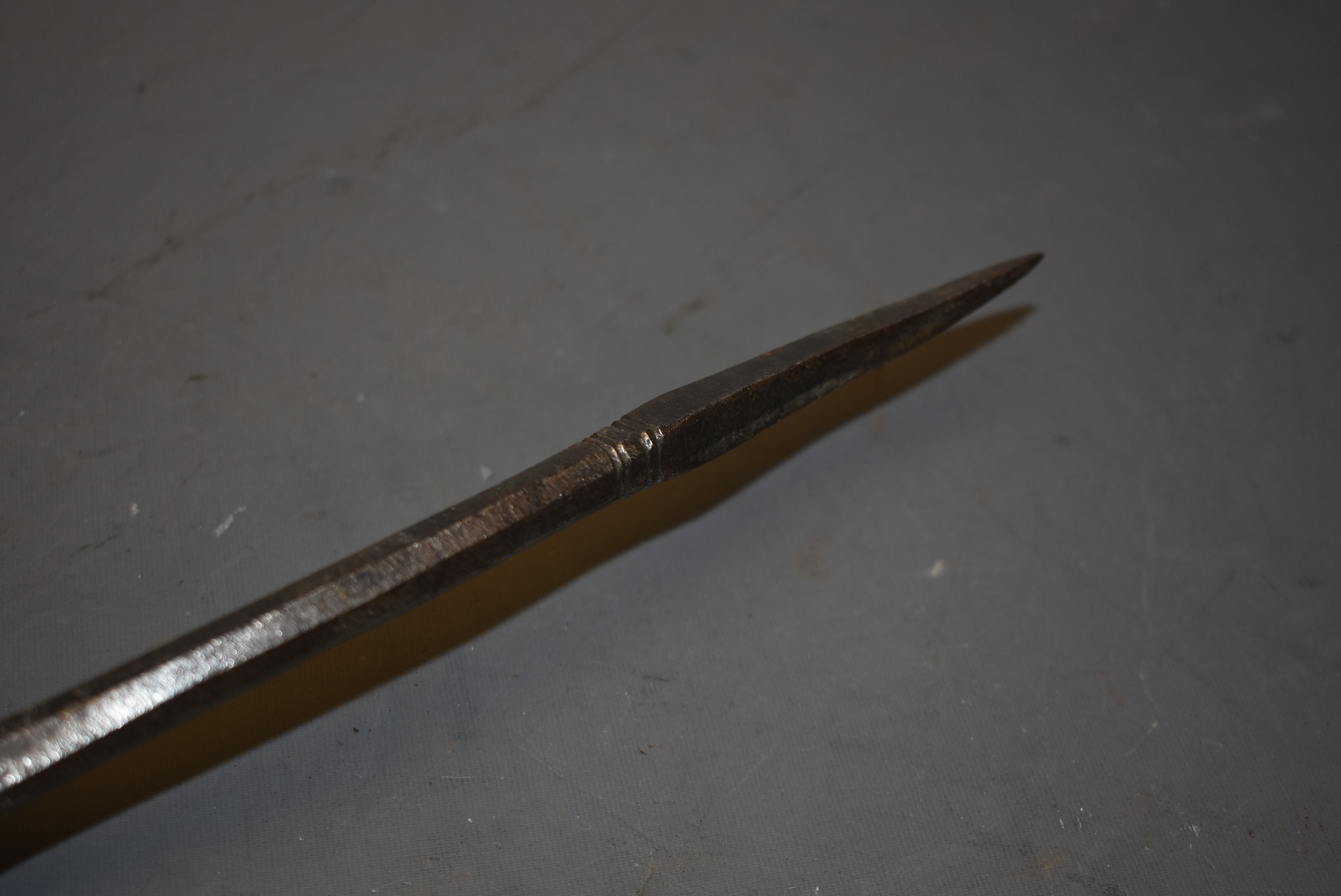 Lot 61 - A 19TH CENTURY INDIAN MADU OR SHIELD,