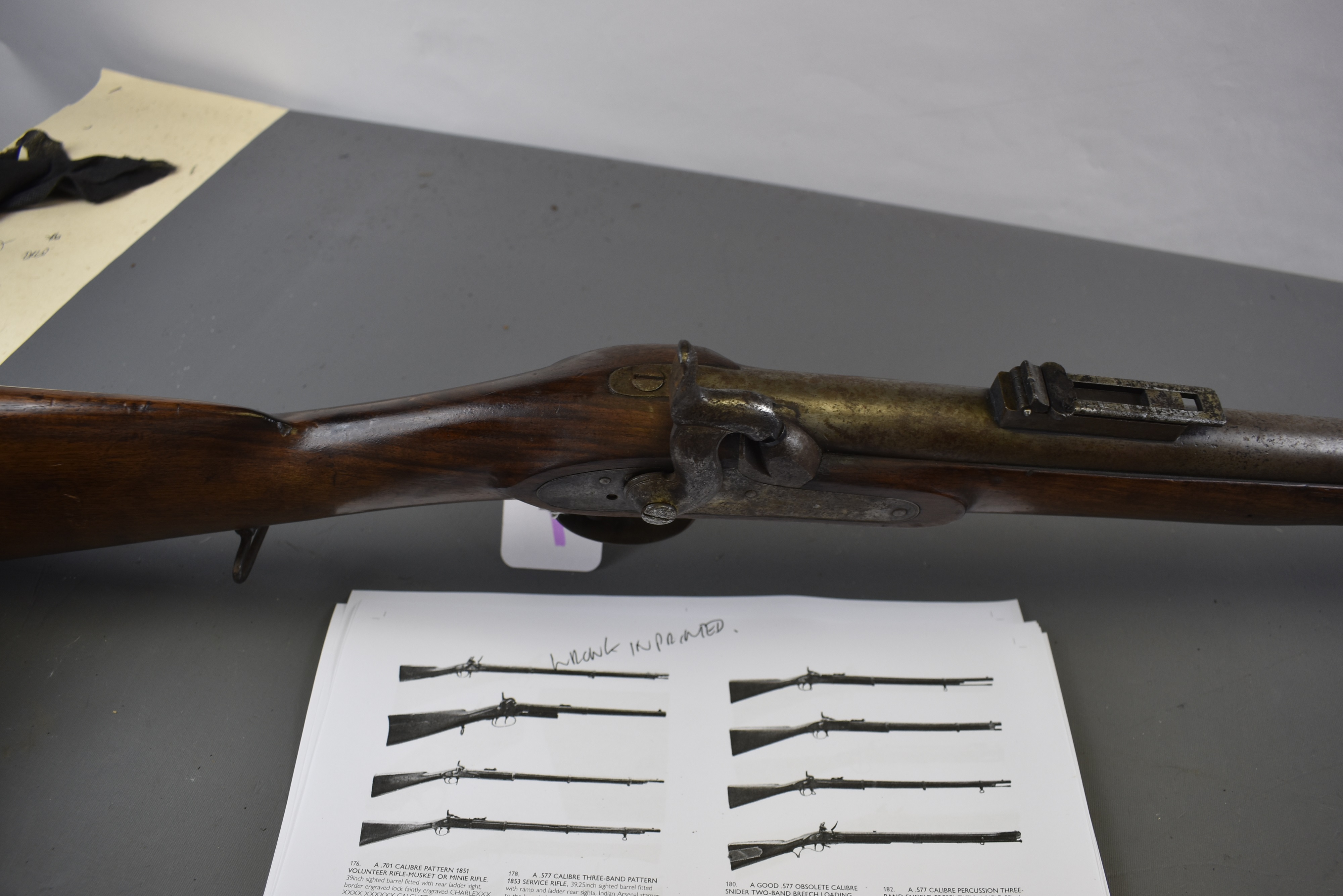 Lot 176 - A .701 CALIBRE PATTERN 1851 VOLUNTEER