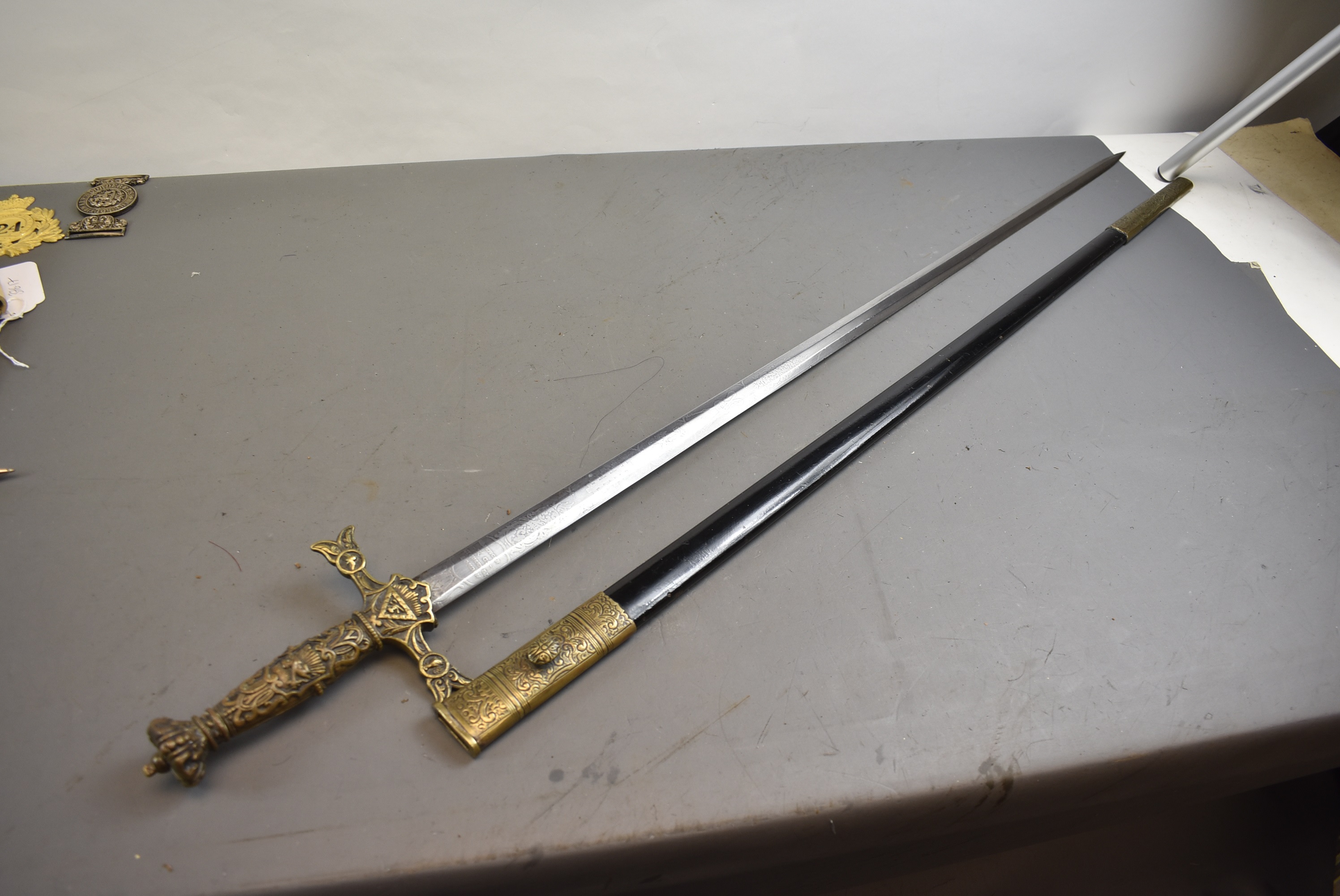 Lot 185 - A MASONIC CEREMONIAL SWORD,