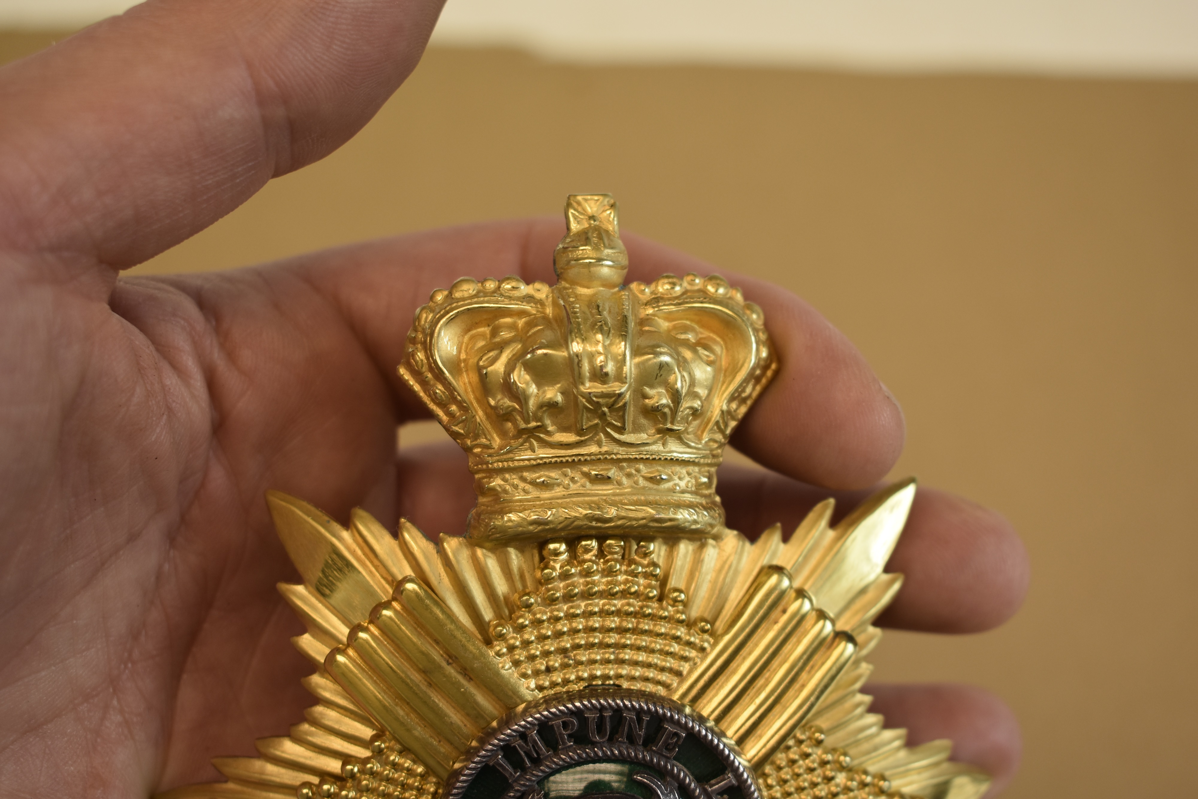 Lot 720 - AN 1878 PATTERN OFFICER'S SHAKO PLATE TO THE