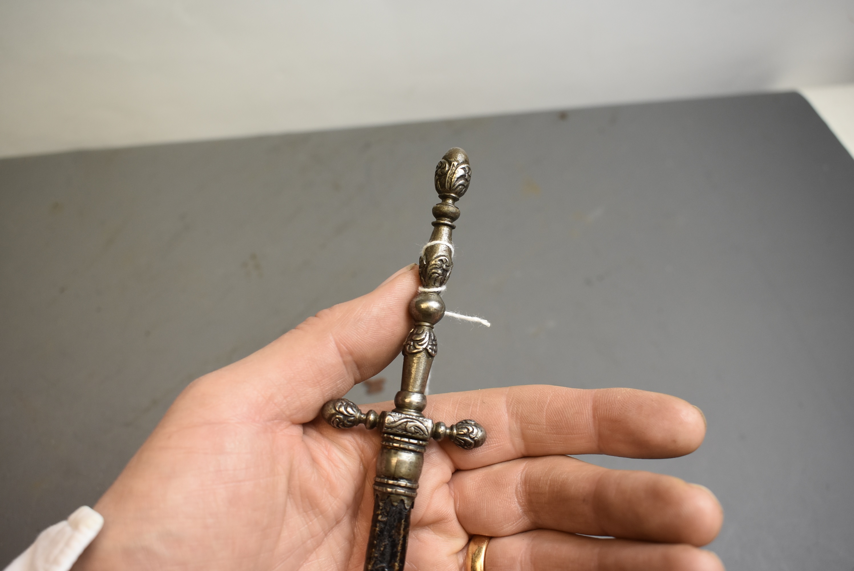 Lot 887 - AN ELEGANT 17TH CENTURY ITALIAN STILETTO,