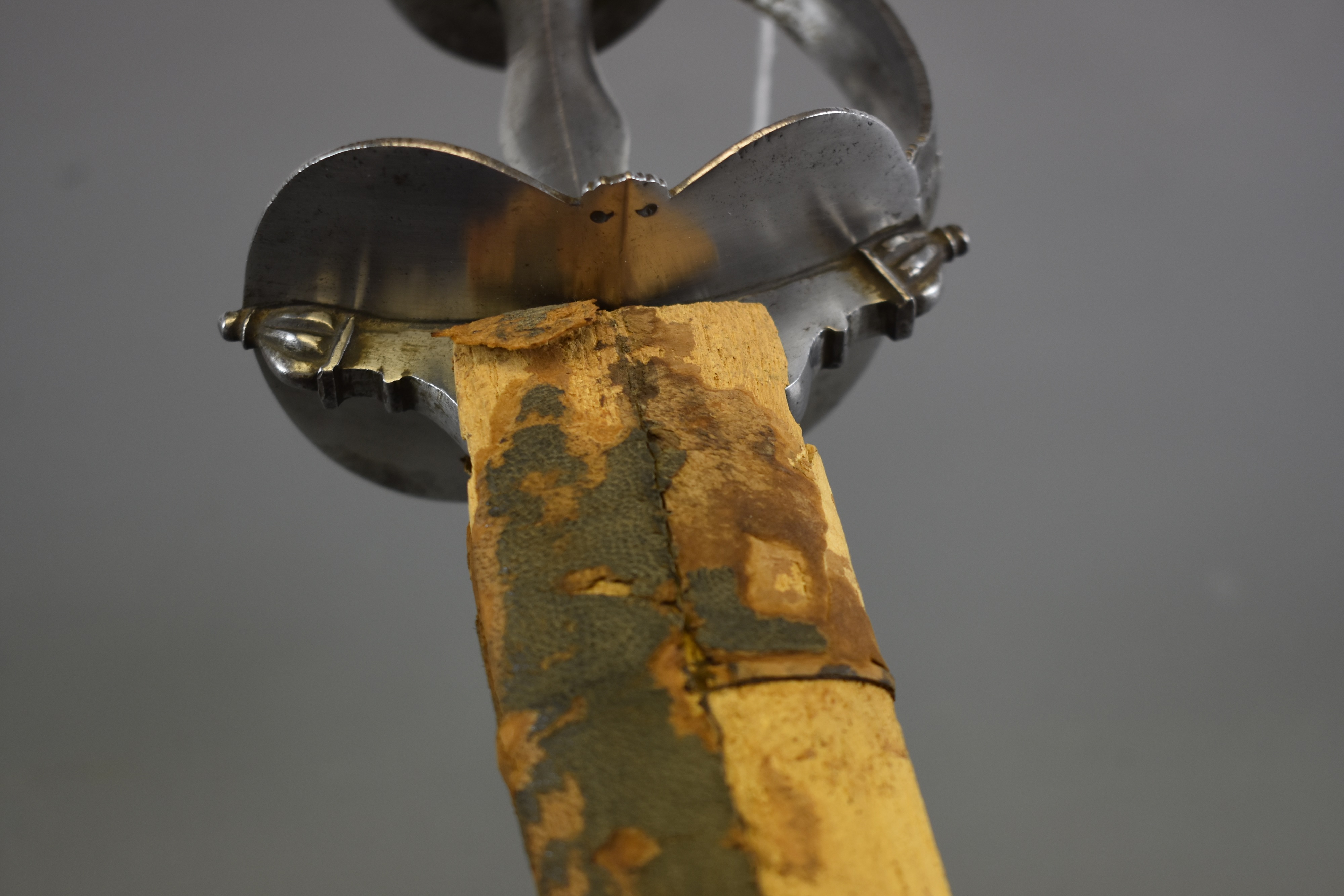 Lot 47 - AN 18TH CENTURY INDIAN FIRANGI OR SWORD FROM